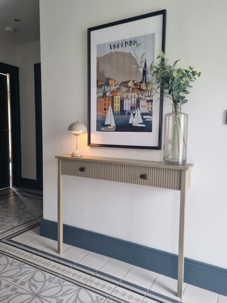 Fluted Front Radiator Table - Devlin And Co